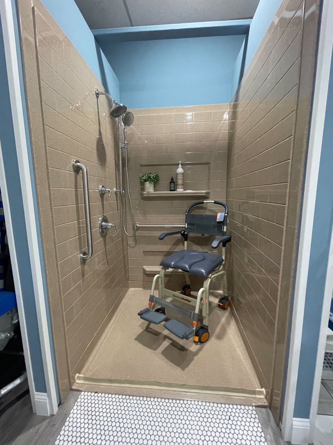 Bathroom Safety & Accessibility Showroom - On The Mend Medical Supplies ...